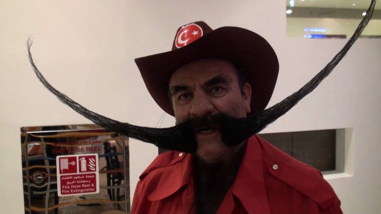 De snor van Erdogan (2)